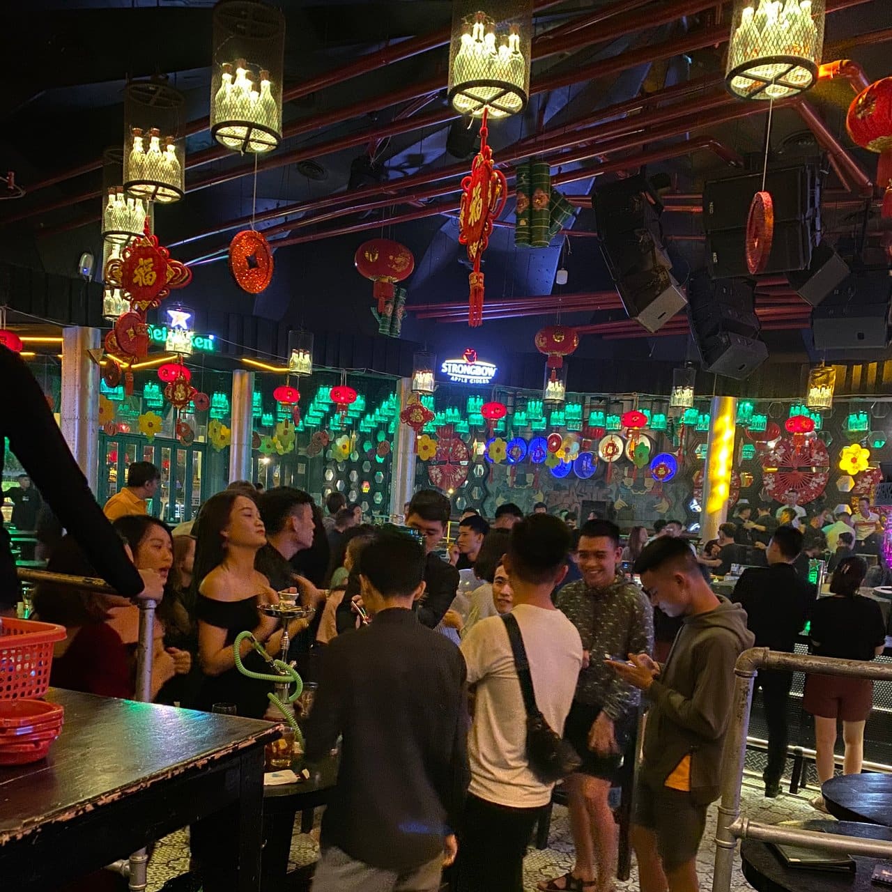 Top 10 quán bar Đà Nẵng sôi động lý tưởng quẩy cùng nhóm bạn