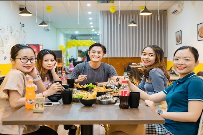 Chicken Plus của ai? Thương hiệu nhượng quyền này có gì đáng chú ý?